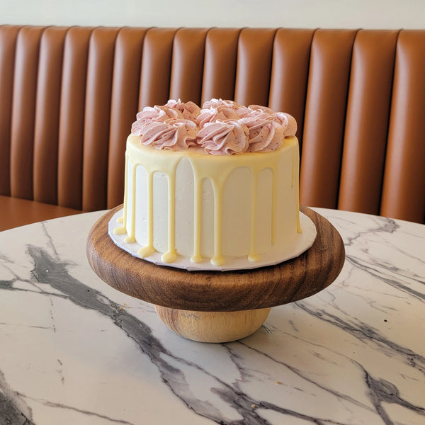 White Chocolate Raspberry Cake – Vanilla Layers with Fresh Raspberry ...